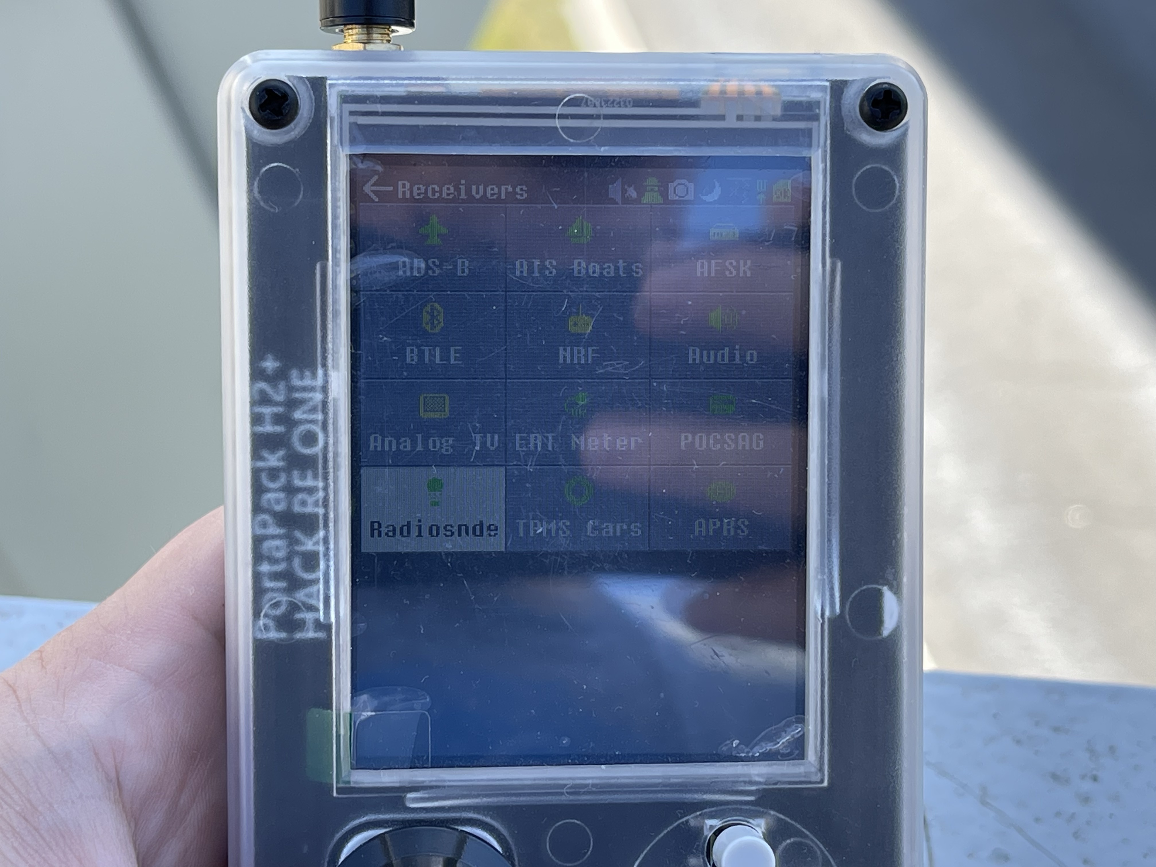 Recibiendo señales con el Hack RF + PortaPack – UN ANTENISTA EN EL TEJADO